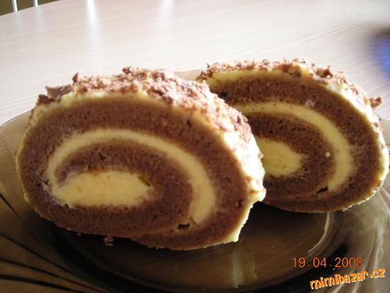 Kávovo banánová roláda s tvarohovo šlehačkovým krémem naprosto ...