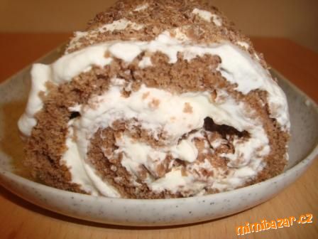 Naprosto skvělá banánová roláda se šlehačkou | Mimibazar.cz