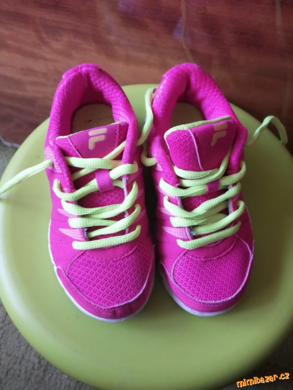 Prodám - Krásné lehoučké botasky tenisky po 1 dítku, Havlíčkův Brod ...