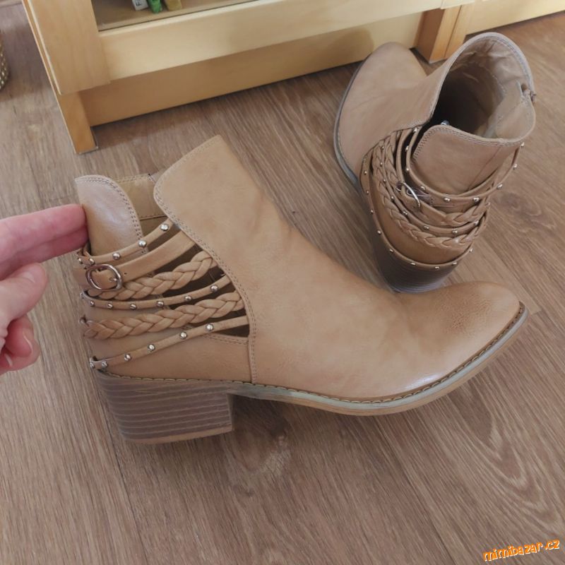 Prodám - KOTNÍČKOVÉ BOTY CCC, Teplice | Mimibazar.cz