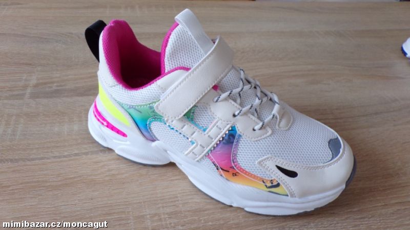 Prodám - BOTASKY dívčí extra lehké, Louny | Mimibazar.cz