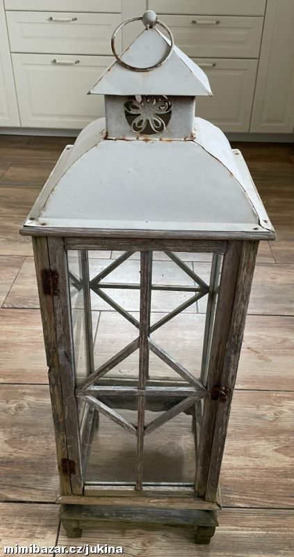 Prodám - velká dřevěná lucerna k opravení OSOBNÍ ODBĚR, Praha - východ ...