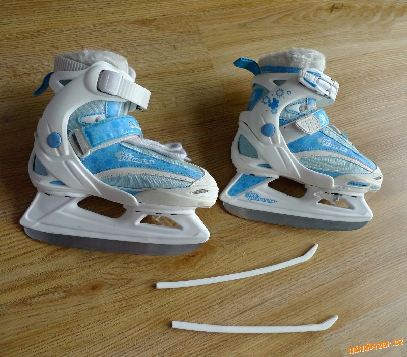 Prodám - Dívčí nastavitelné lední brusle CROWNED vel. 29 32, Brno ...