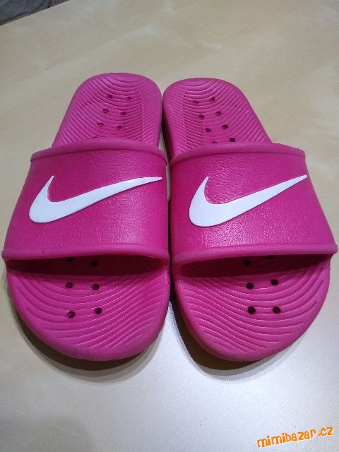 Prodám - Cukle Nike velikost 36, Ostrava | Mimibazar.cz